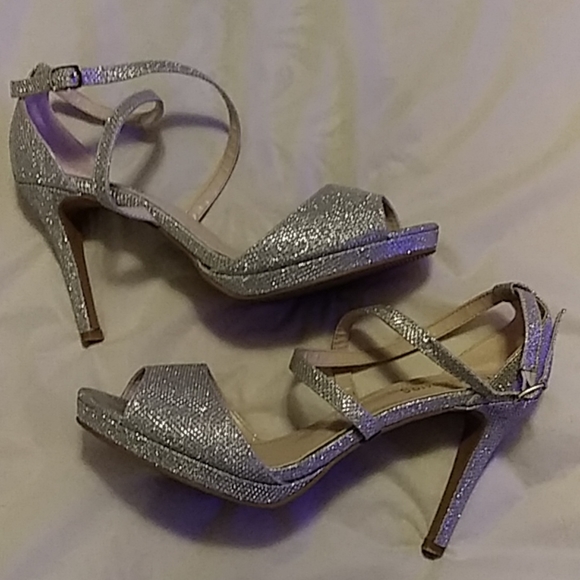 Dream Pairs | Shoes | Dream Pair Silver High Heels Size Sparkly Heels ...